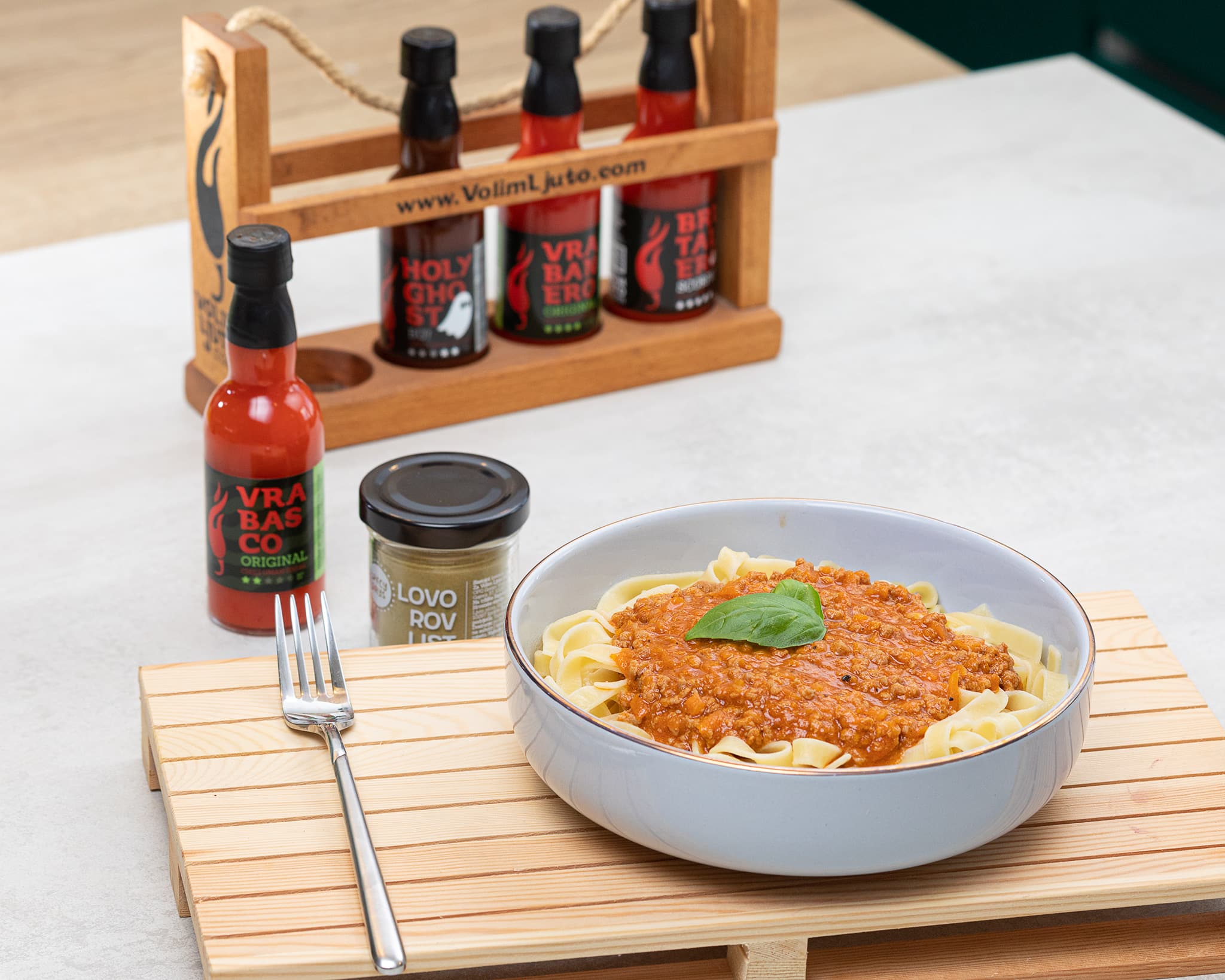 Tagliatelle sa spicy bolonjez (bolognese) umakom - recept | Spicy Days ...